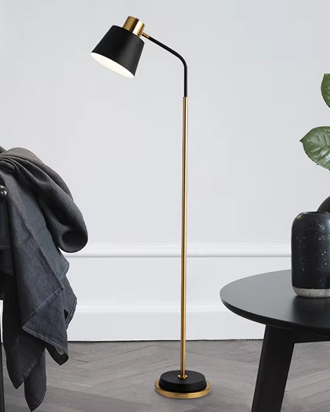 Sleek Focus Floor Lamp
